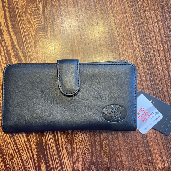 Buxton | Bags | New Julia Buxton Heiress Pikmeup Checkbook Keeper Black ...